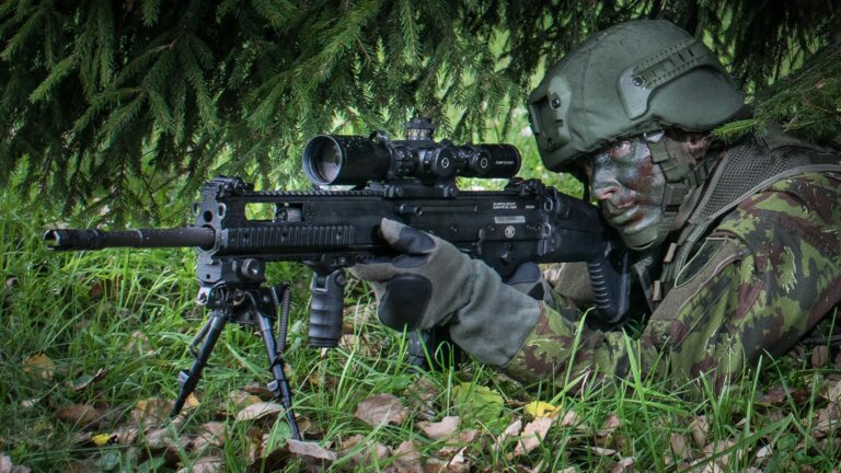 Top 10 Assault Rifles Used by Various Armies in 2025 - khalidmasood.com